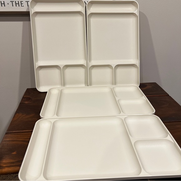 Tupperware | Dining | 4 Vintage Tupperware White Divided Picnic Lunch ...
